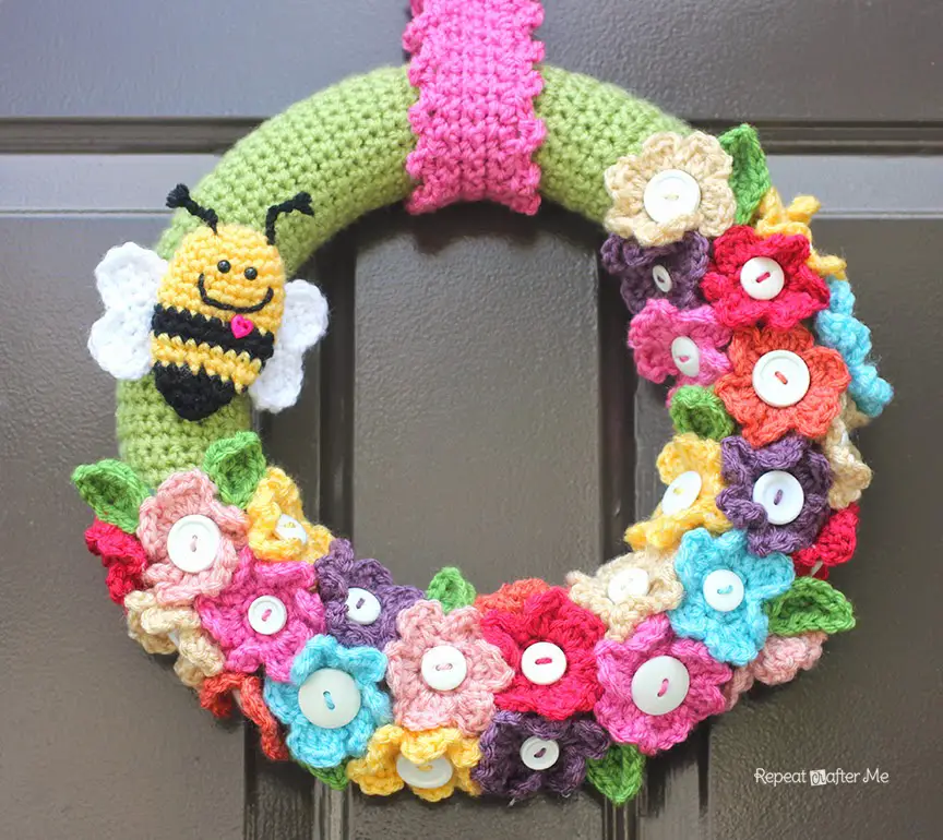 [Free Patterns] 12 Decorative Front Door Crochet Wreaths - Daily Crochet