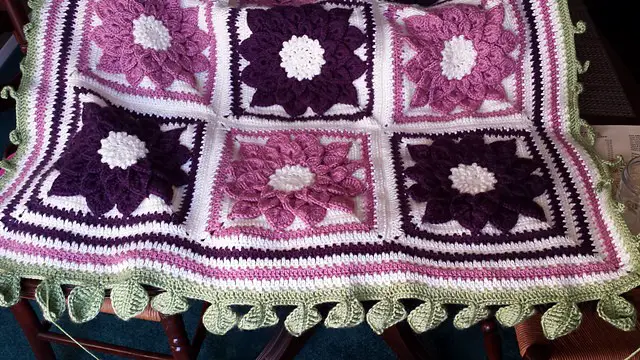 [Paid Pattern] This Gorgeous Crocodile Flower Crochet Square Looks ...