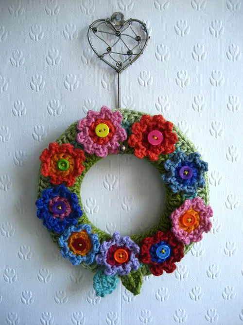 [Free Patterns] 12 Decorative Front Door Crochet Wreaths - Daily Crochet