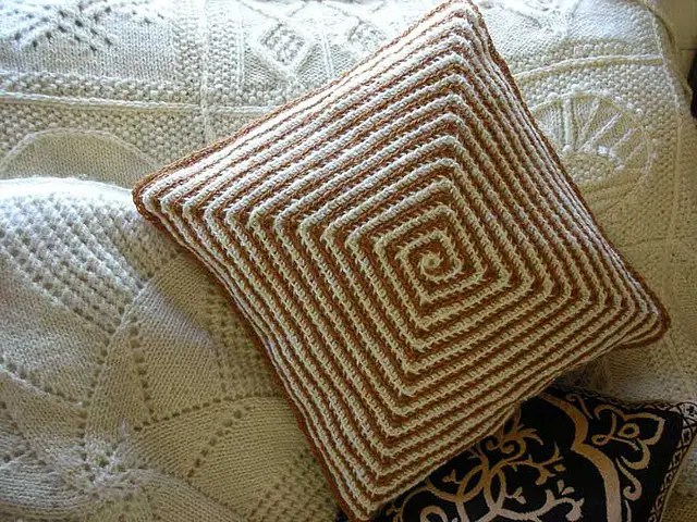 [Free Patterns] Unique And Captivating Vortex Crochet Afghan And Pillows