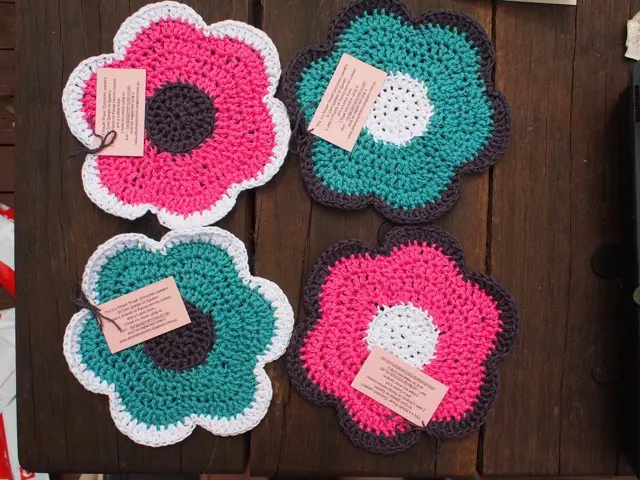 [Free Pattern] Hippie At Heart? Try This Flower Power Dishcloth - Daily ...