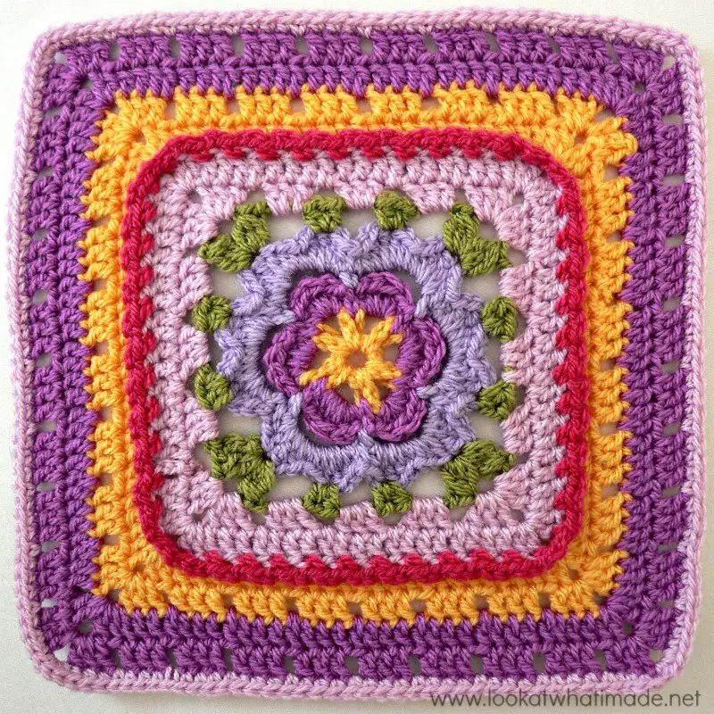 [Free Pattern] A Very Pretty Floral Square: Veronica\'s Rose - Daily ...