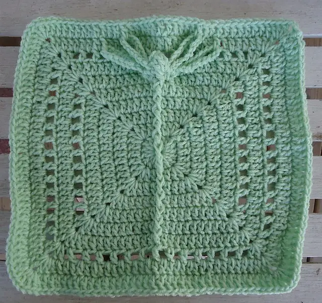 [Free Pattern] Amazing Dragonfly Square - Daily Crochet