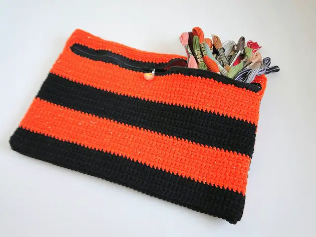 The Perfect Way To Add A Zipper To Your Crochet Project - Daily Crochet