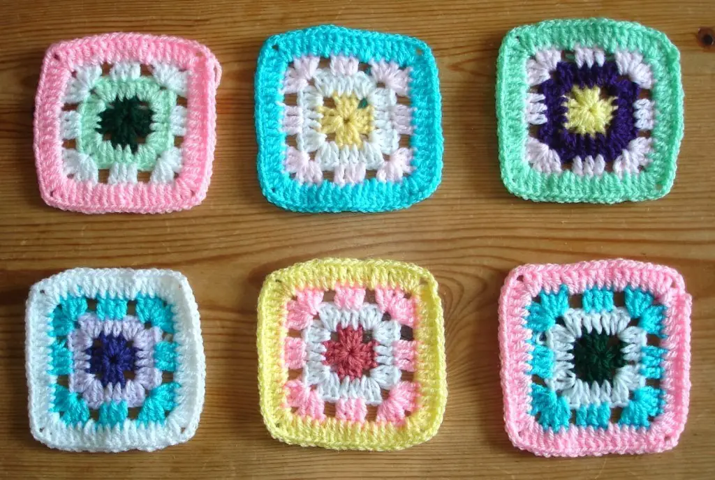 [Free Pattern] This Granny Blanket Is A True Stash-Buster