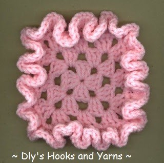 [Free Pattern] This Ruffley Granny Square Is So Clever And Yet So ...