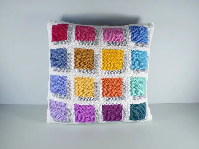 [Free Pattern] Don\'t You Just Love These Magic Squares? - Daily Crochet