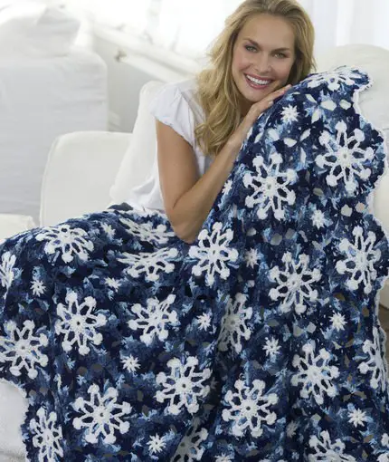 [Video Tutorial] Keep Warm And Cozy With This Beautiful Snowflake Throw ...
