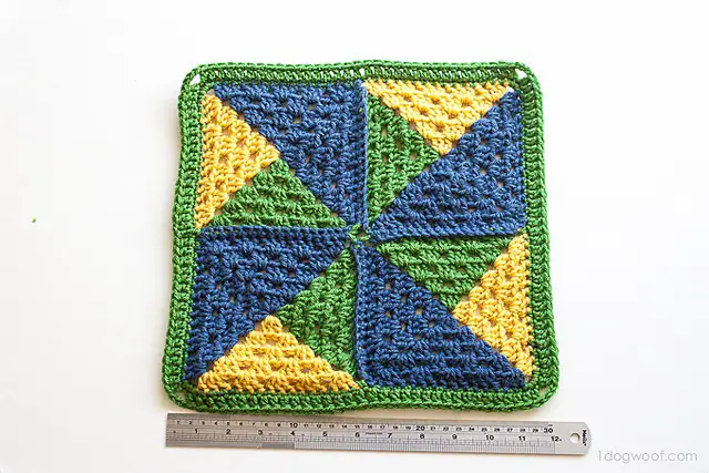 [Free Pattern] Simple Yet Amazing Pinwheel Afghan Square - Daily Crochet