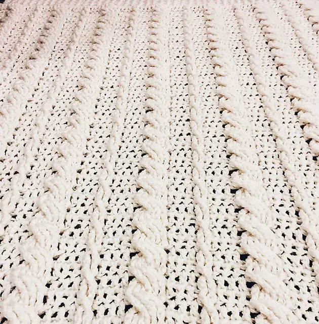 [Free Pattern] Fabulous Crochet Cabled Wedding Blanket - Daily Crochet