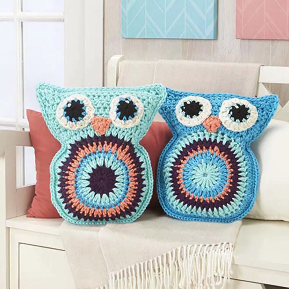 [Free Pattern] Super Cozy And Adorable Owl Pillow Pals - Daily Crochet