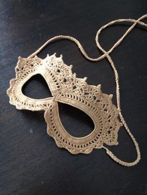 [Free Pattern] How To Make A Beautiful Crochet Mask - Daily Crochet