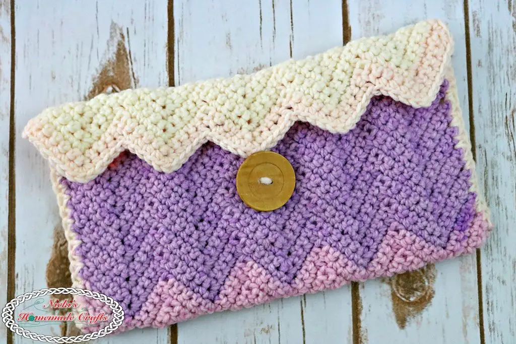 [Free Pattern] Cute Date Night Purse For A Fun Evening Out - Daily Crochet