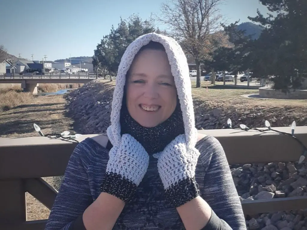 22 Hooded Cowl Crochet Pattern Ideas To Stand Out In The Crowd - Daily ...