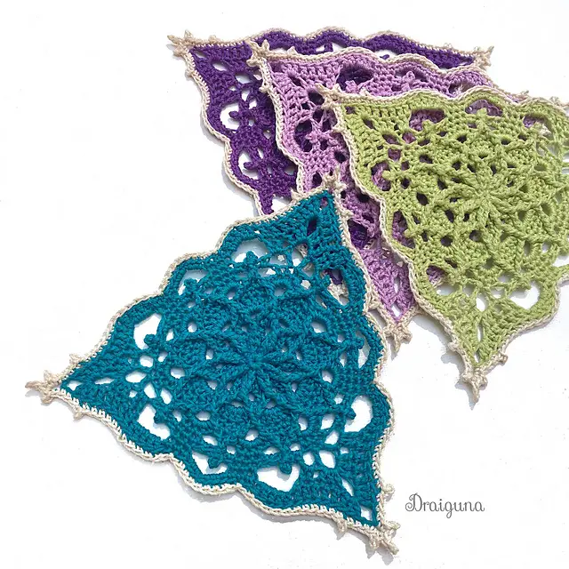 Beautiful Crochet Triangle Doily - Daily Crochet