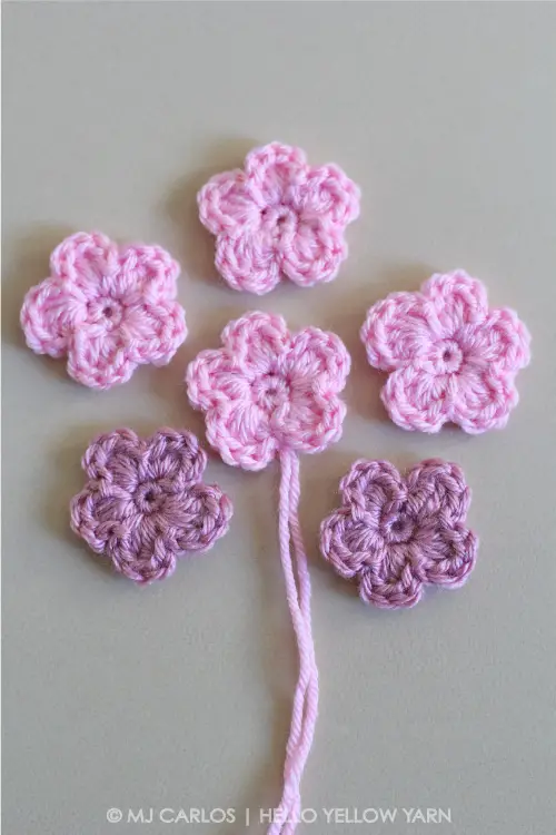 10 Easy Small Crochet Flower Patterns - Daily Crochet