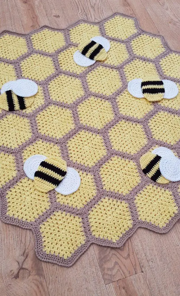 Bumble Bee Throw Blanket- Such A Bee-autiful Throw! - Daily Crochet