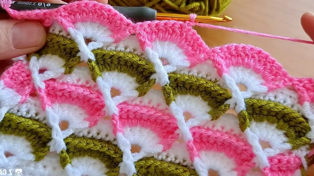 Absolutely Stunning Crochet Stitch Video Tutorial- Daily Crochet.com