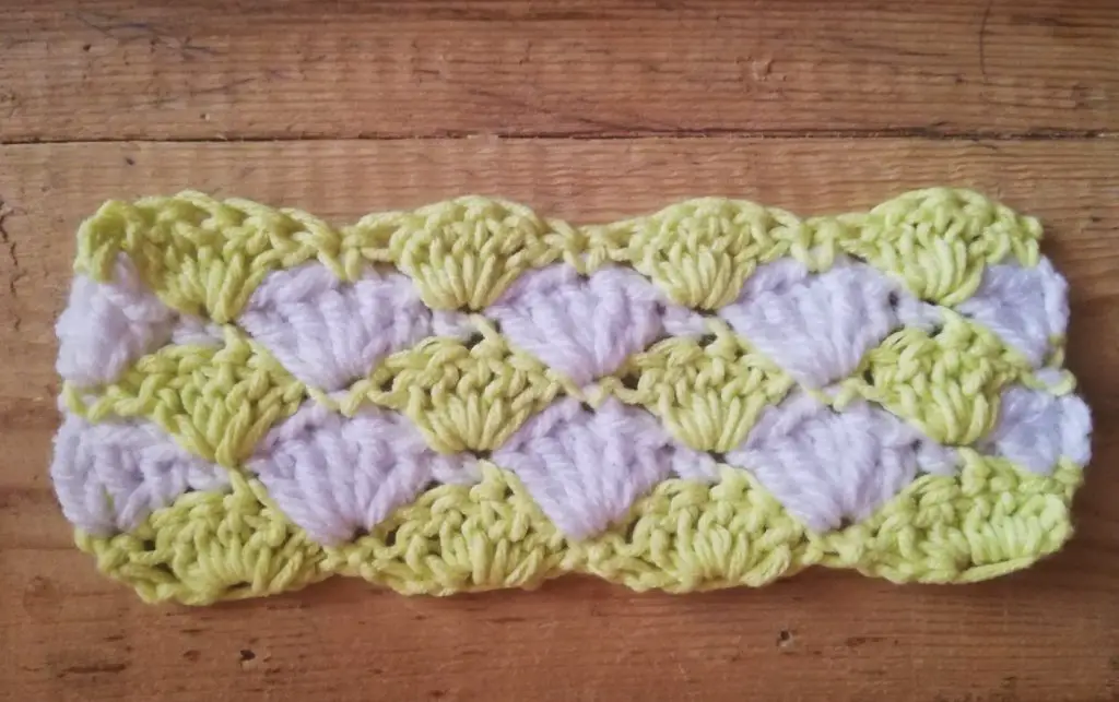 Easy Crochet Stitches: How to Crochet the Shell Stitch (Step-by-Step ...