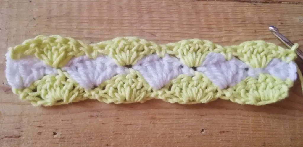 Easy Crochet Stitches: How to Crochet the Shell Stitch (Step-by-Step ...