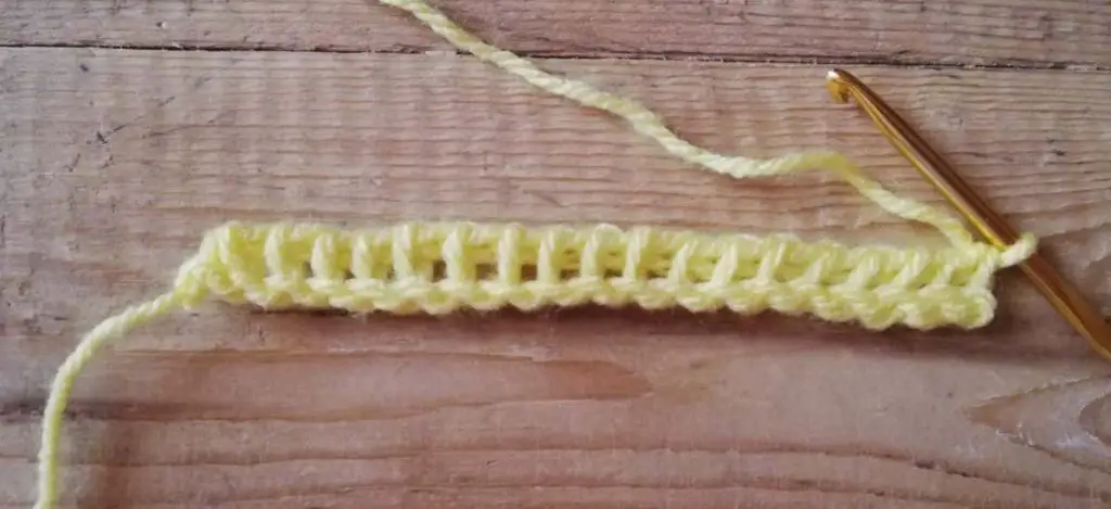 Easy Crochet Stitch Pattern (Amber Stitch) - Daily Crochet